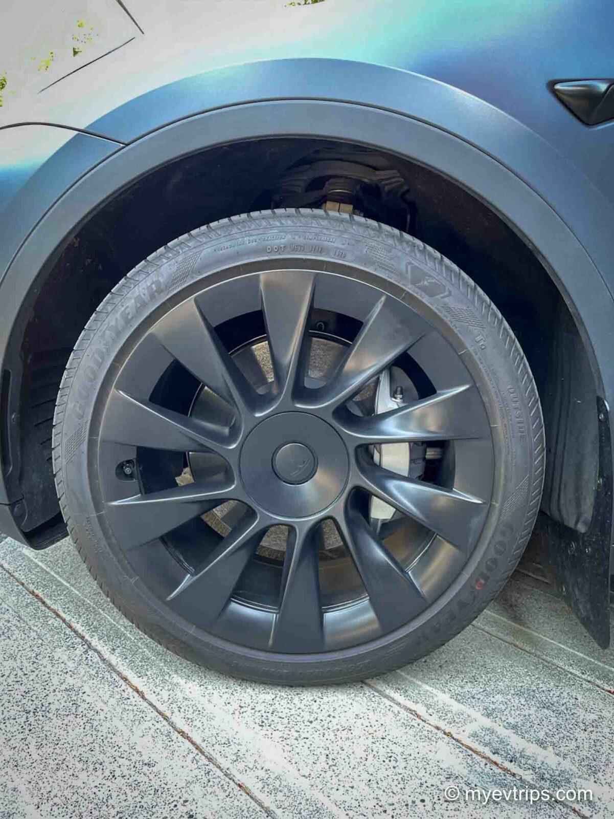 How To Fix That Tesla Curb Rash in 5 Easy Steps [2023]