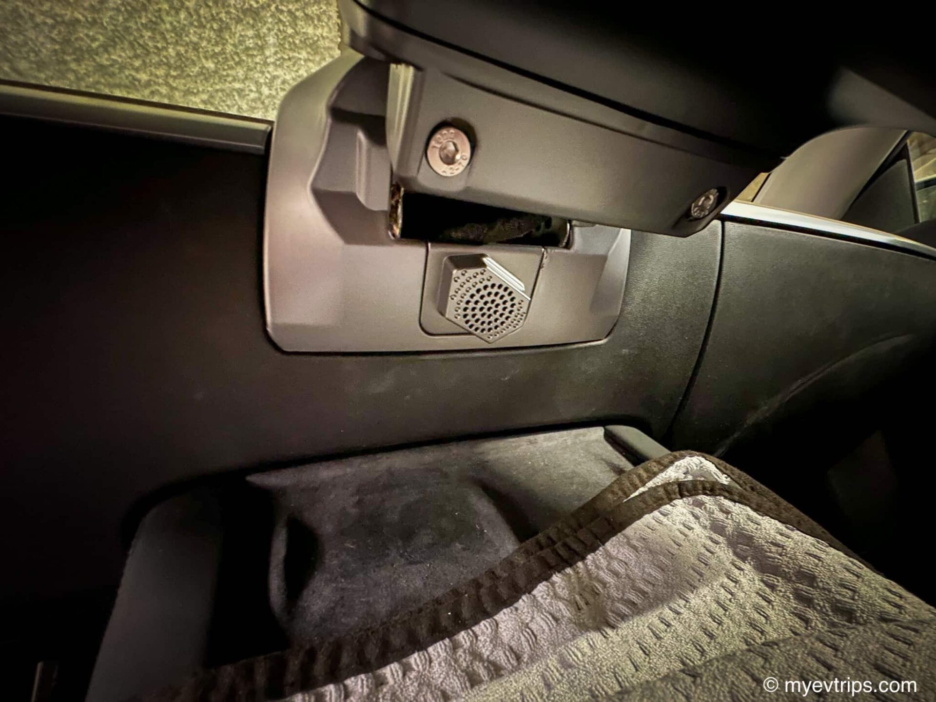 Is This the Best Tesla Swivel Screen? Install Tips & Review