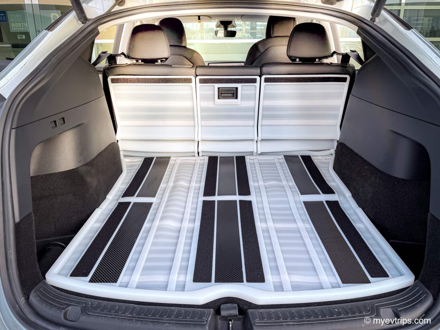 Tesla Bed Test: Aerogogo Tesla Model Y Mattress Review
